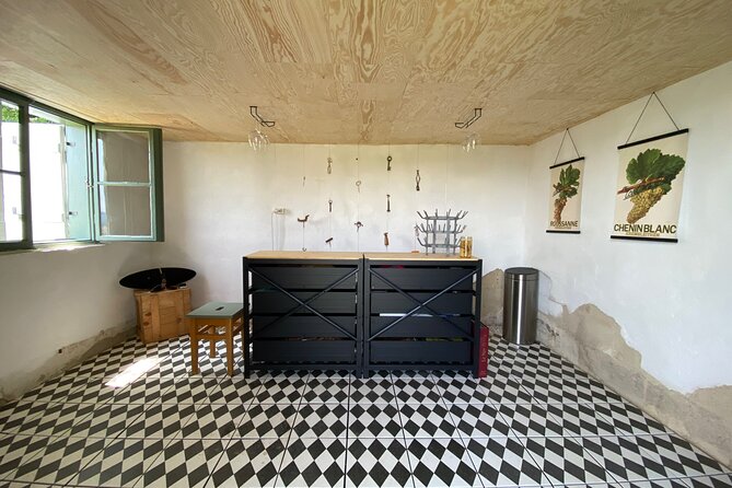 Taste and Tour Small Organic Wineries With a Winemaker - Meeting and Pickup Logistics