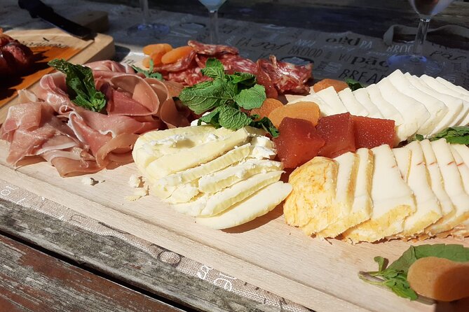 Taste of Sintra's Wonders – Wine & Tapas Tasting Private Tour - Tour Guide Expertise