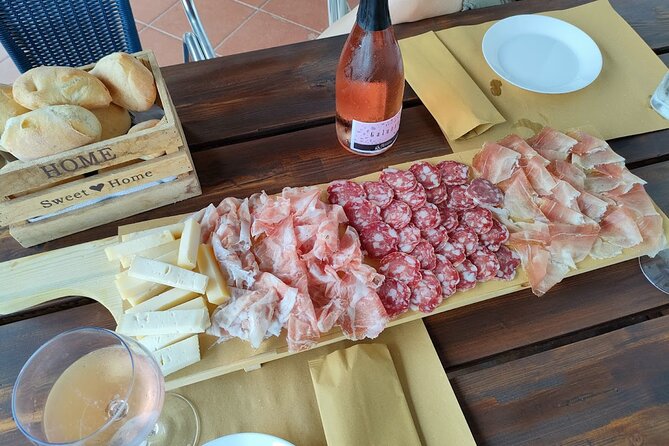 Tasting of 4 Valtenesi wines with local food in Salò - Authentic, Relaxed, and Scenic