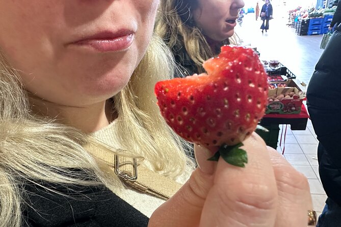 Tasty Trionfale Farmers Market Food Tour and Local Wines Tasting - Iconic Dishes of Rome