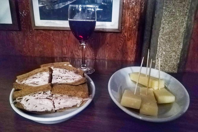 Tasty Venice Dinner Food Tour Around Jewish Ghetto & Cannaregio Quarter - Customer Feedback and Guide Experience