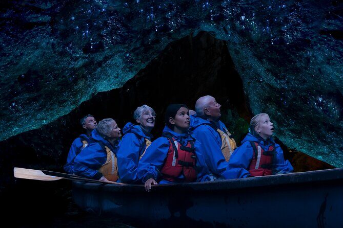 Tauranga Evening Big Kanu Glowworm Tour - An Introduction to the Glowworm Kayak Tour