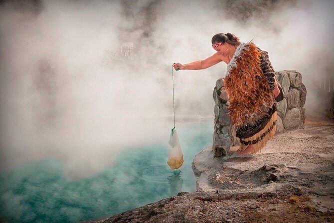 Tauranga-Hobbiton-Rotorua : Movie Set & Geysers: Private Tour - Practical Details and Traveler Tips