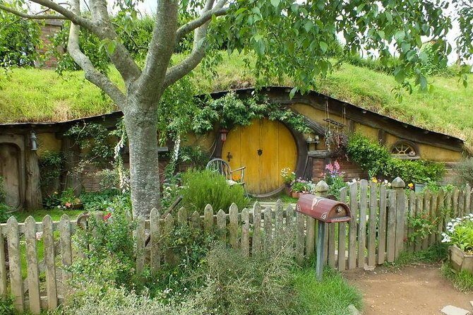 Tauranga-Hobbiton-Rotorua : Movie Set & Geysers: Private Tour - FAQ