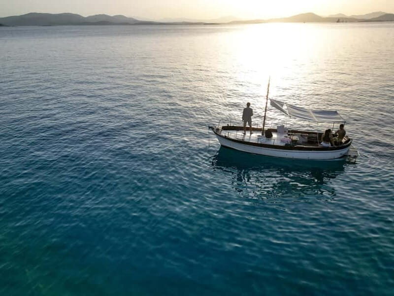 Tavolara: Sunset Aperitif Tour with Drinks and local snacks - Tavolara: Sunset Aperitif Tour with Drinks and Local Snacks – A Genuine Sardinian Experience