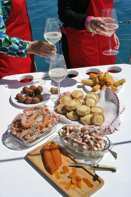 TAVOLARA TOUR WITH 15 METERS VINTAGE SAILBOAT WITH APERITIF - FAQ