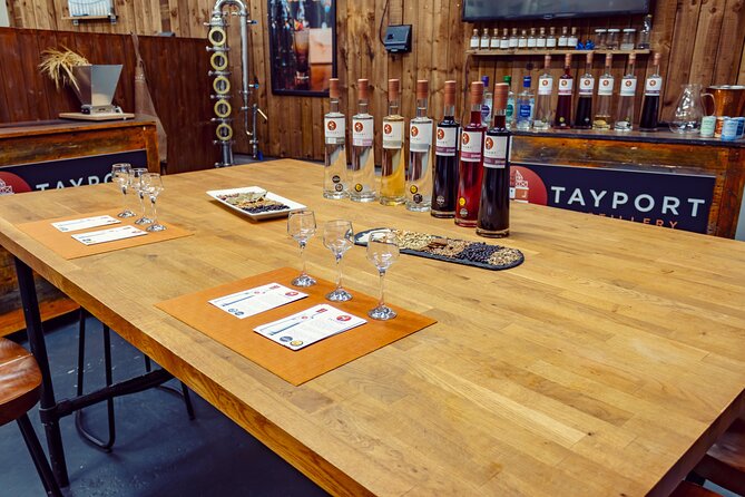 Tayport Distillery Tour & Tastings - Perfect Serve Demonstration
