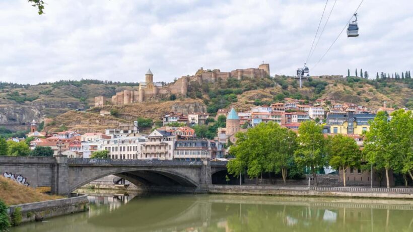 Tbilisi: Old and New City Guided Tour with 2 Cable Car Rides - Highlights & Authentic Moments