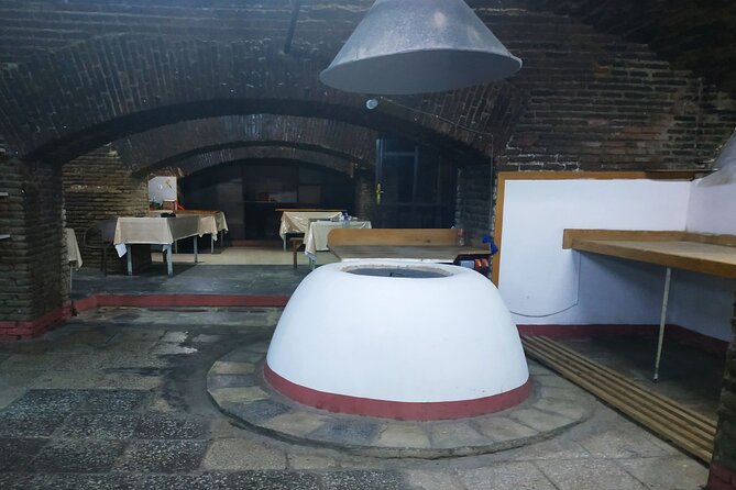 Tbilisi Walking Tour With Cable Car, Wine Tasting & Bread Bite - Exploring Metekhi Cathedral