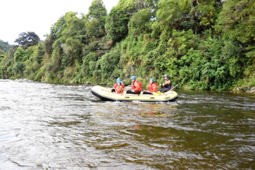 Te Awa Kairangi Grade 2 Scenic Rafting Tour - Key Points