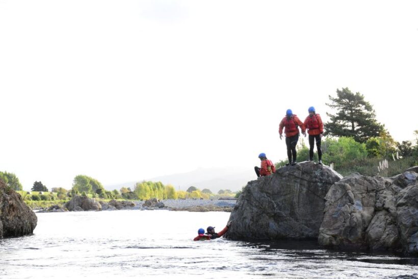 Te Awa Kairangi Grade 2 Scenic Rafting Tour - Setting the Scene: What to Expect on This Scenic Float