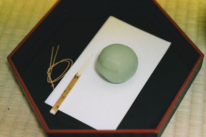 Tea Ceremony by the Tea Master in Kyoto SHIUN an - Insights From the Experienced Tea Master