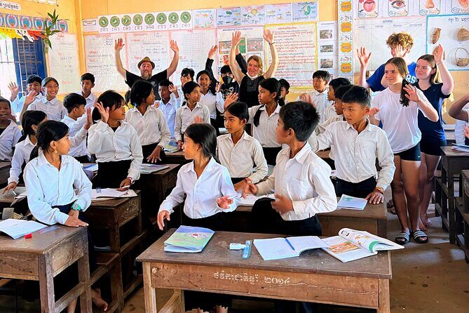 Teach English and discover Cambodia beautiful floating village - The Sum Up