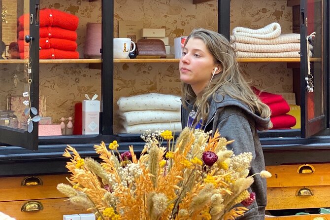 Teen Shopping and Fashion Accessories Tour in Paris - Shopping for Accessories