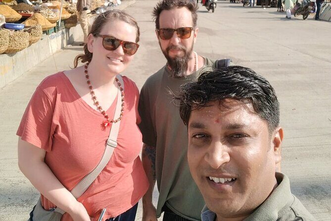 Temples & Vineyards: Private Tour to Nashik from Mumbai - Starting the Day: Smooth and Punctual Pickup