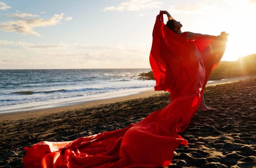 Tenerife: Your glamor photo shoot Flying Dresses by Sabine Jacob - Key Points