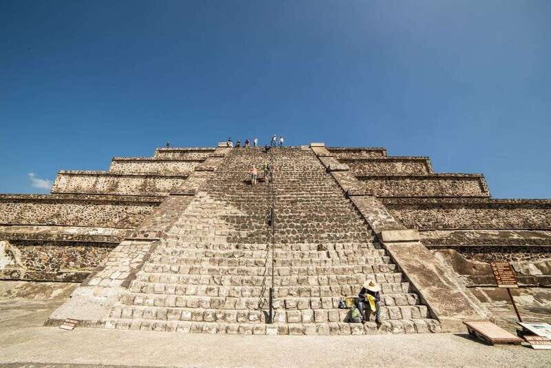 Teotihuacan Adventure: Private Tour & Lunch from Mexico City - Savoring a Homemade Meal in a Community Setting