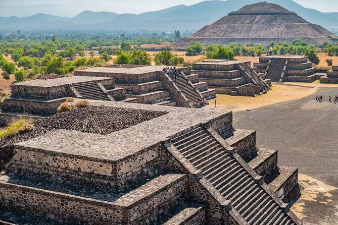 Teotihuacan Express Pyramids Tour with Pre-Hispanic Mysteries - The Experience of a Guided Tour