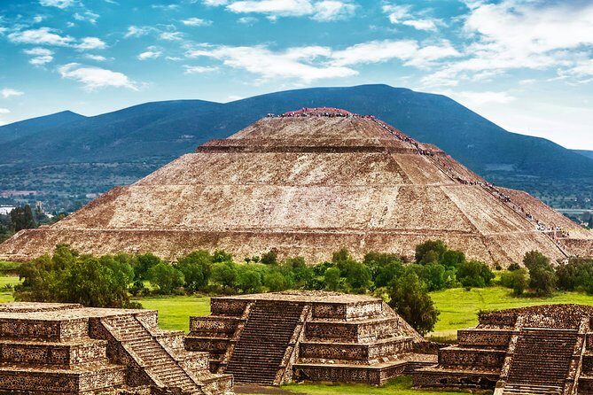 Teotihuacan & Guadalupe Shrine + Xochimilco, Coyoacán & Frida Kahlo Combo Tour - The Itinerary Breakdown