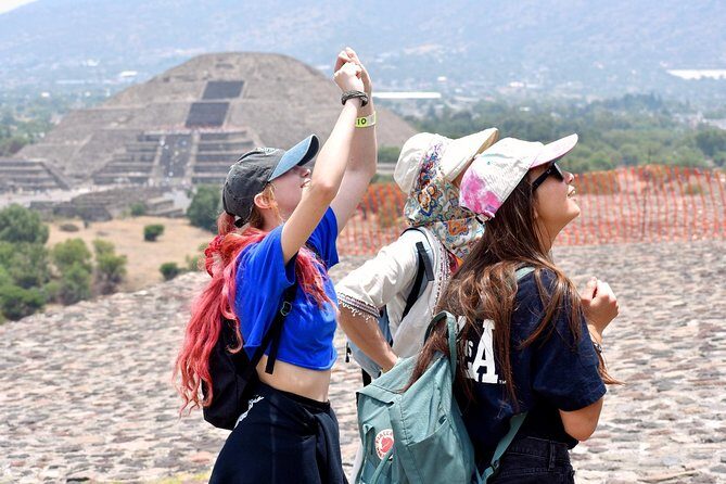 Teotihuacan Piramids and Shrine of Guadalupe without Lunch from Mexico City - What Could Be Better?