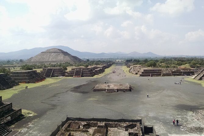 Teotihuacan pyramids from San Miguel de Allende - An Honest Look at the Teotihuacán Pyramids Tour