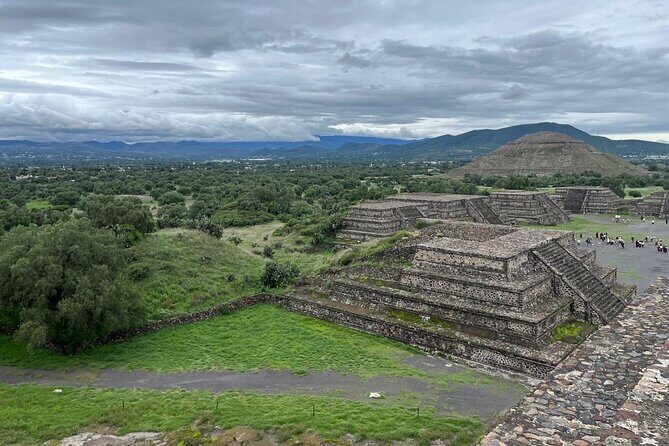Teotihuacan Pyramids small groups and Basilica of Guadalupe - Authentic Experiences and Authentic Guides
