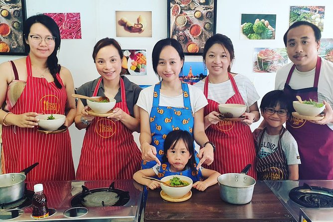 Thai Cooking Class with Market Tour in Phuket by VJ - The Group Size and Atmosphere