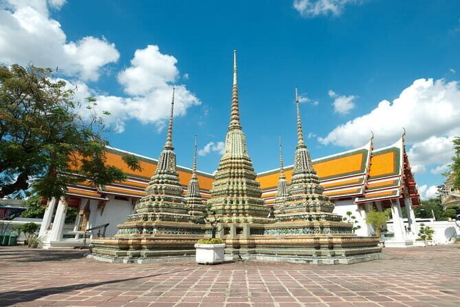 Thai Costume Photo Tour at Wat Arun Bangkok from Bangkok - Who Should Consider This Tour?