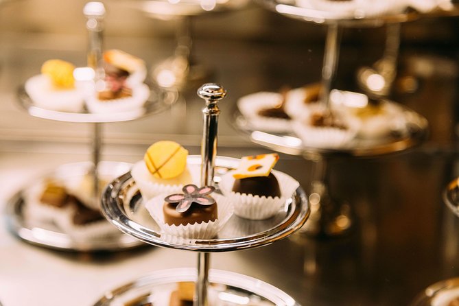 The 10 Tastings of Bruges With Locals: Private Food Tour - Exploring Bruges Culinary Gems