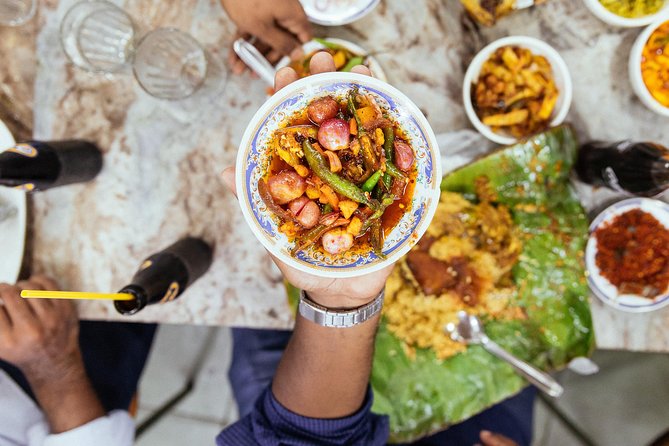 The 10 Tastings of Colombo With Locals: Private Street Food Tour - Exploring Pettah Market: A Bustling Local Hub