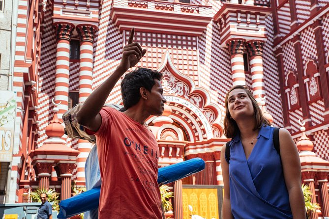 The 10 Tastings of Colombo With Locals: Private Street Food Tour - Discovering Spices and Snacks Near the Red Masjid