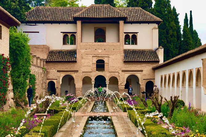 The Alhambra and Generalife - private tour - Who Should Book This Tour?