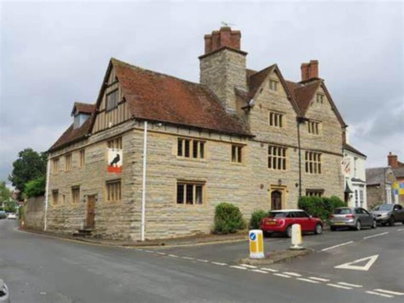The Alternative Shakespeare Tour + 3 Course Carvery - What the Tour Offers: A Closer Look