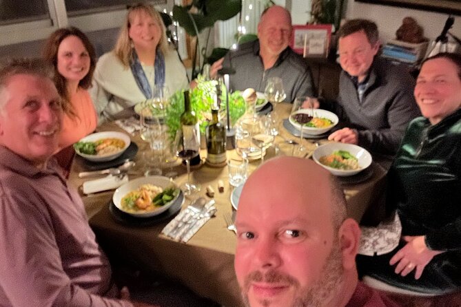 The Art of Eating and Making Friends - Distinctive Features