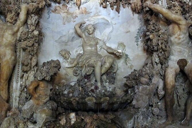 The Art of Living in Florence, with an Exclusive Private Palace Visit - Key Points