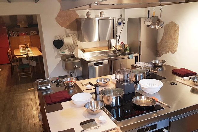 The Art of Making Pizza-Cooking Class in Unique Location With Italian Pizzachef - Convenient Location and Accessibility