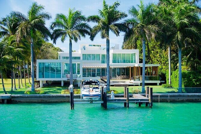 The best Miami boat party with DJ, drinks and lights of the city - FAQ