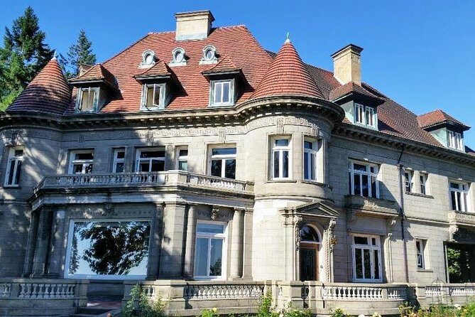 'The Best of Portland' City Tour: Small-Group Sightseeing Tour - Transportation and Group Size