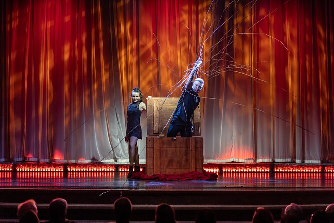 The Cabaret Garry & Janine Magic & Comedy Dinner Show - Experience Highlights