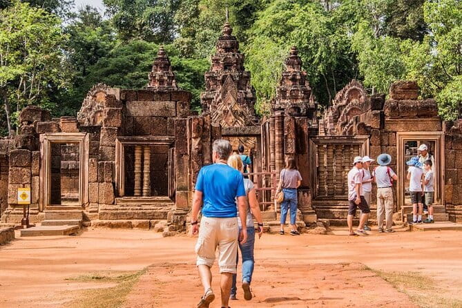 The Cambodian Circus Show and Pub Street Night Market - Practical Details and Tips