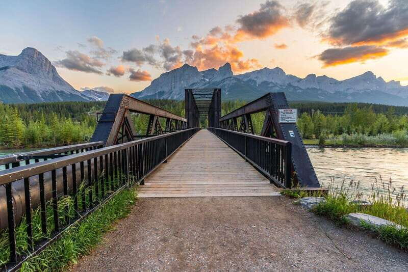 The Canmore HISTORY TOUR - Cowboys and Coal Miners 1.5H Walk - An In-Depth Look at the Canmore History Tour