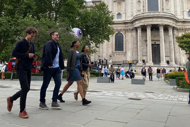 The Case of Colombias Finest - Private Outdoor Adventure Game in London - The Treasure Hunt Experience