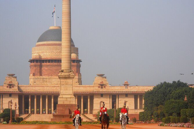The Change of Guard Ceremony at the Presidential Palace in New Delhi - The Itinerary in Detail
