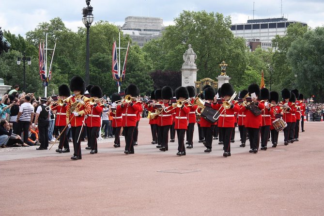 The Changing of the Guard - Exclusive Guided Walking Tour - Exploring Buckingham Palaces Grandeur