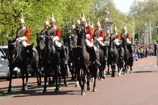 The Changing of the Guard - Exclusive Guided Walking Tour - The Precision of the Changing of the Guard