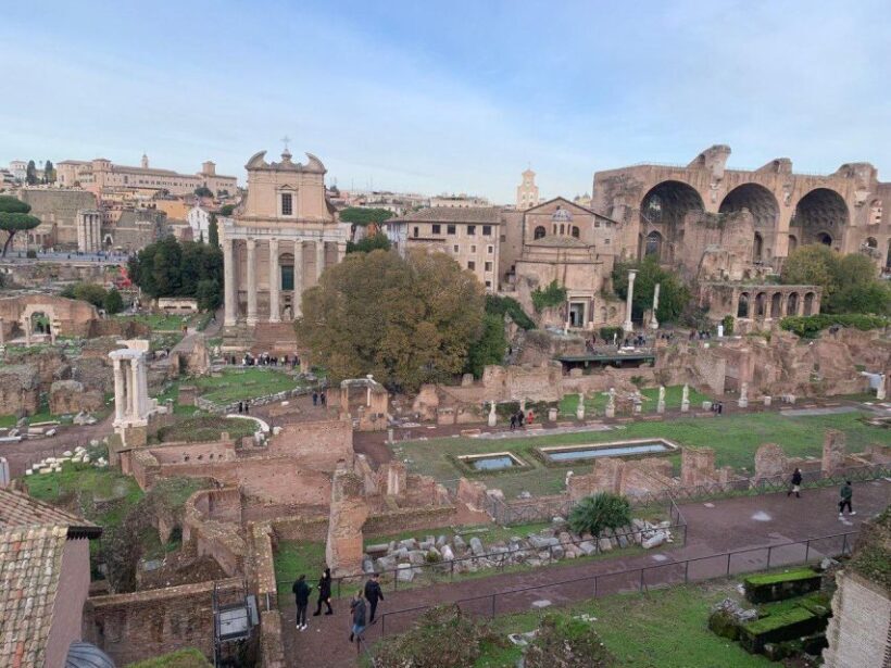 The Colosseum & Roman Forum with an Archaeologist - An In-Depth Look at the Tour Experience