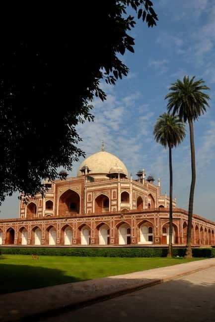 The Complete Delhi Experience: Full-Day Car Tour - An In-Depth Look at the Complete Delhi Experience
