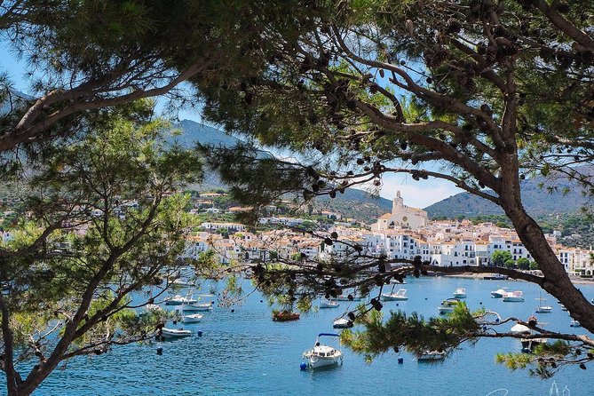 The Dalí Triangle & Cadaqués Day Trip From Girona - Accessibility and Participation