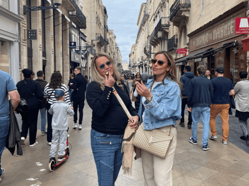 The essential in Bordeaux, private tour with a local - Key Points