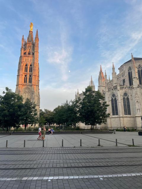 The essential in Bordeaux, private tour with a local - Authentic Experiences & Insider Tips